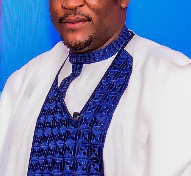 Alan Waka: A unique trans-national singer -By Usman Abdullahi Koli ...